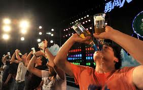Chinese drinking Chinese beer - Chengdu Expat | Chengdu-Expat.com