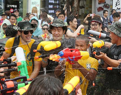 22.07.17 West Village Water Gun Battle - Chengdu Expat | Chengdu-Expat.com