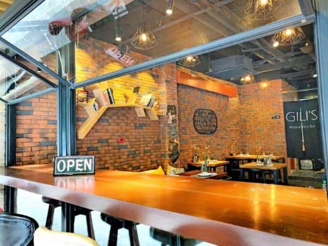 Gili's Bar and Restaurant Grand Opening | Chengdu-Expat.com