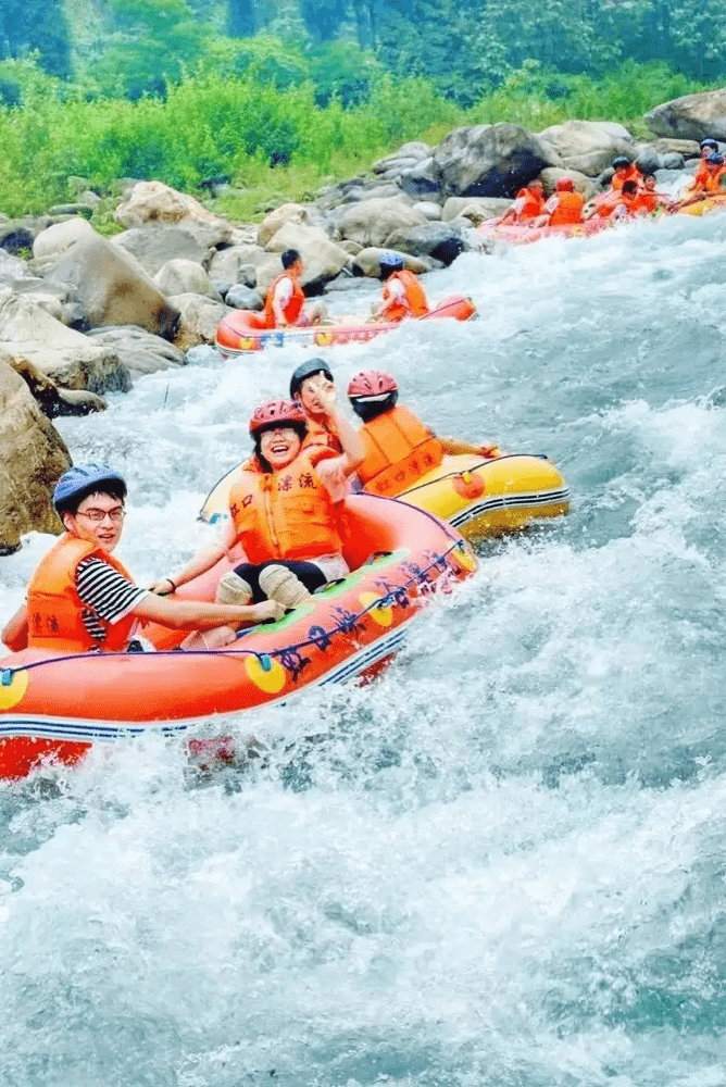 Aug. 21: White Water Rafting - Chengdu Expat | Chengdu-Expat.com