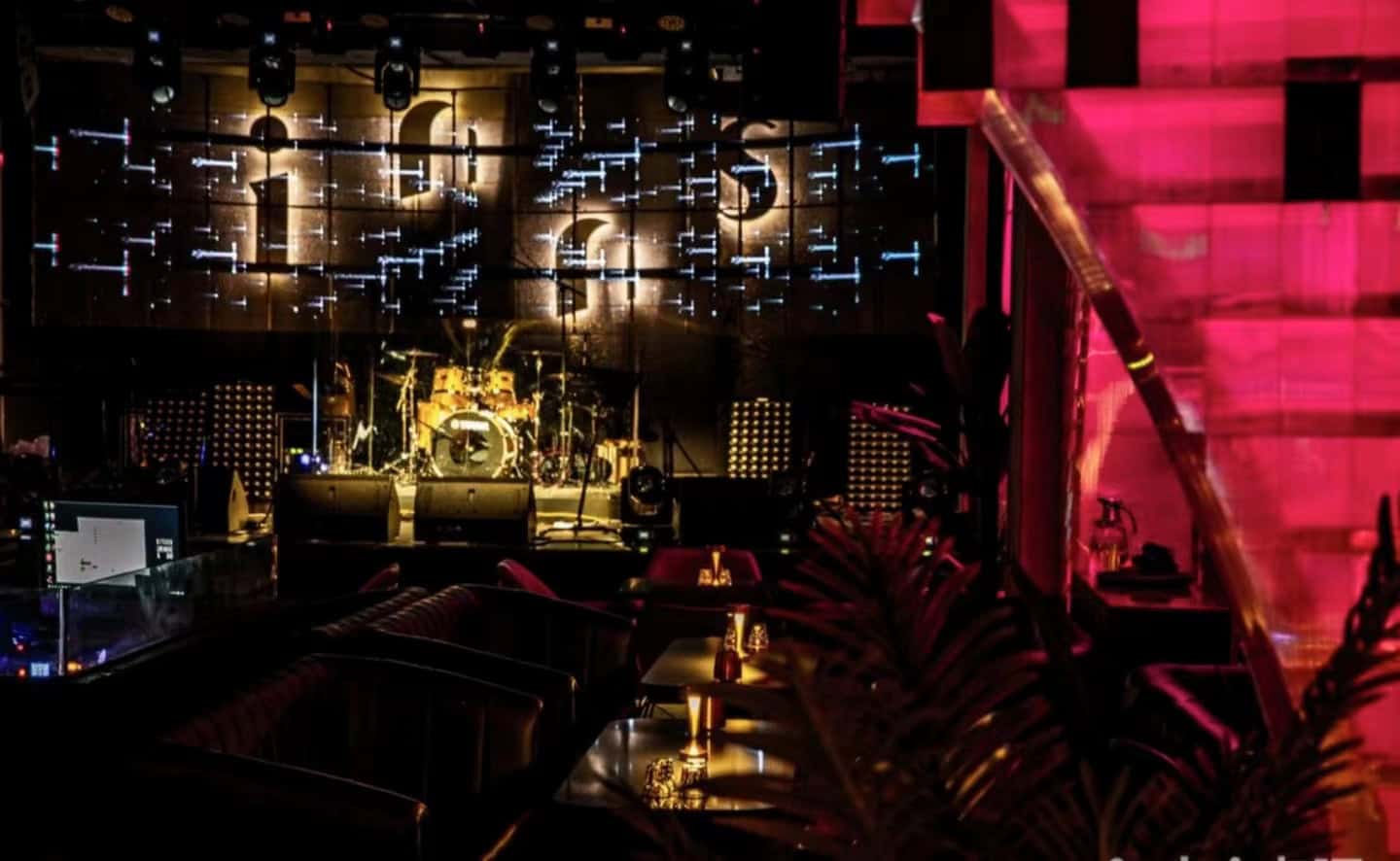 Inns Live House: Versatile Chengdu Event Space with Live Entertainment